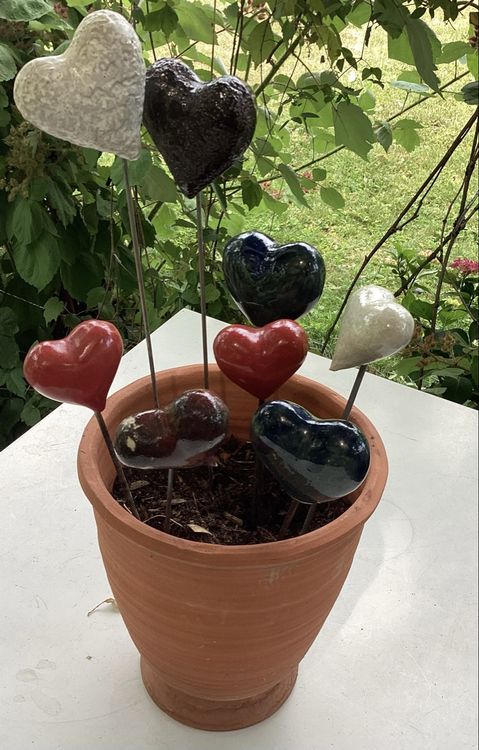 Gartendeko Herzen auf Stäben 8 Stk.Keramik handgemacht Unik (D'occasion ...