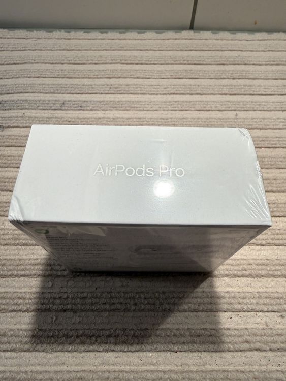 Apple AirPods Pro (2. Generation) - Neu & OVP! Top! (Neu und ...