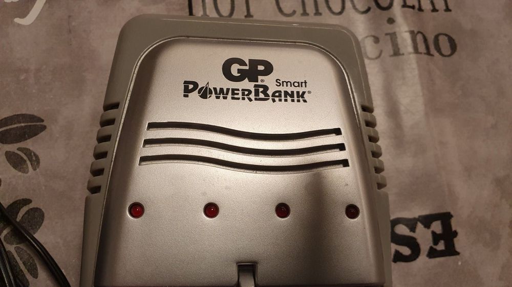 GP Akku Ladegerät POWER BANK GPPB01 (Gebraucht) in Staufen für CHF 5 ...