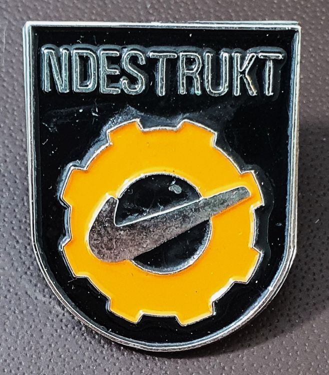 R586 - Pin Nike Zeichen & Zahnrad NDES TRUKT (Gebraucht) in für CHF 1.5 – mit Lieferung auf ...