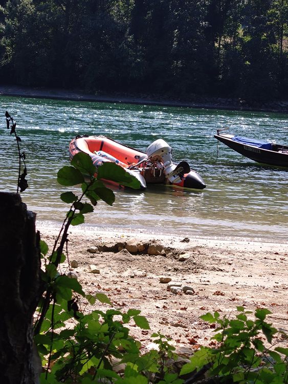 Gummiboot massiv, motorisiert (Gebraucht) in Herdern für CHF 1500 – nur ...