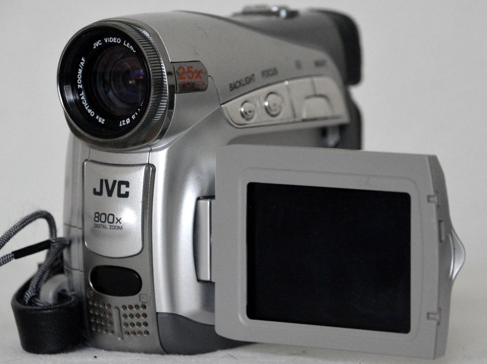 Camcorder / caméscope MiniDV JVC GR-D239E (Gebraucht) in Collonges für CHF 133 – mit Lieferung ...