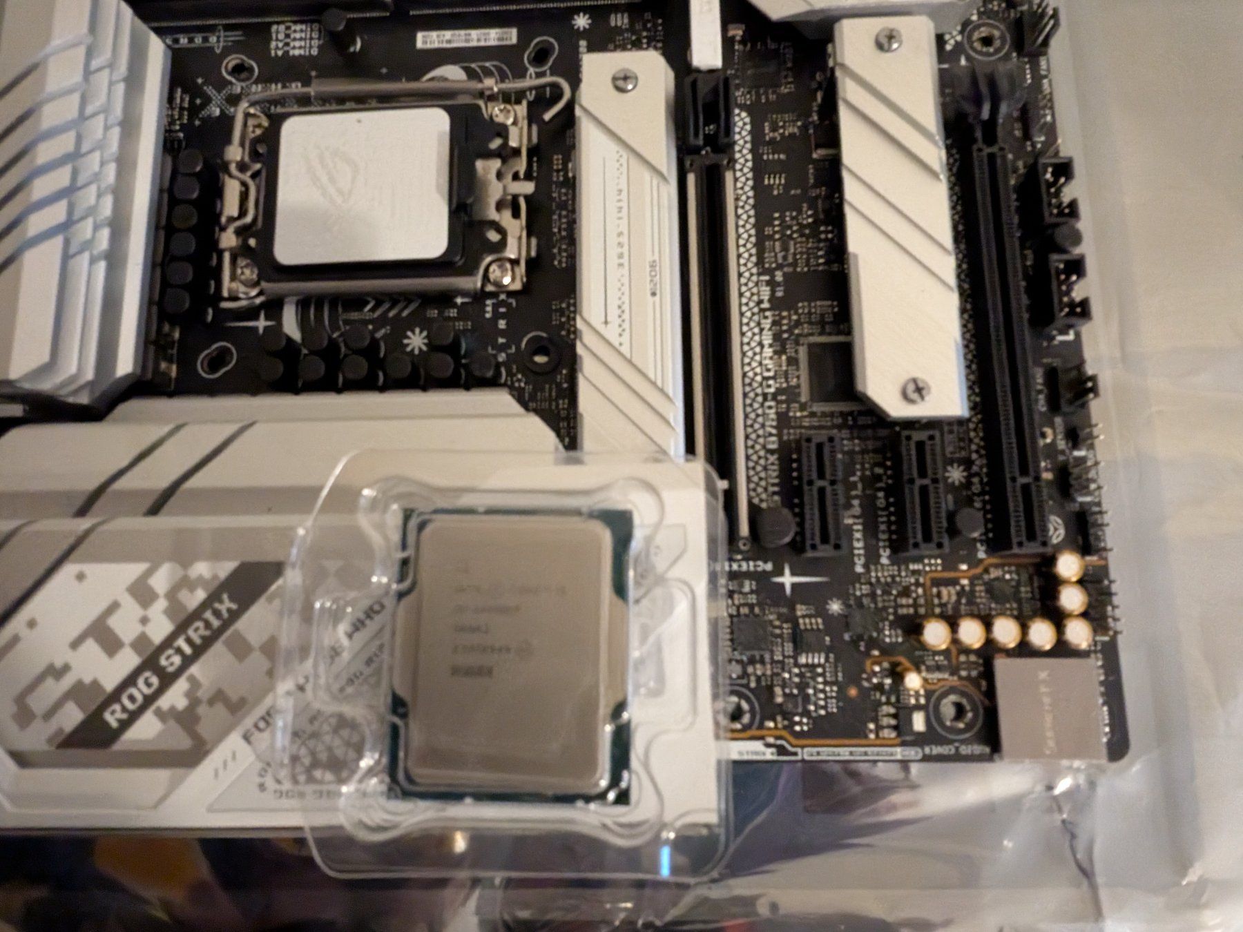 I5 14600KF et Asus Rog Strix B760-G Wifi (D'occasion) à torgon pour CHF ...