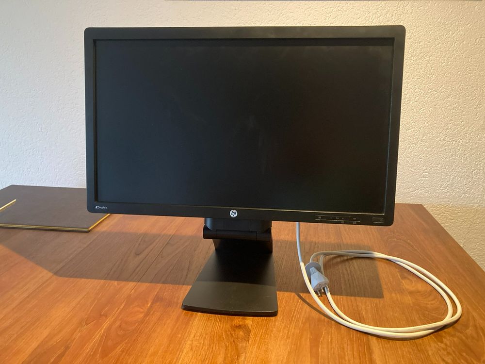 Ecran HP 23 pouces full HD + Câble DisplayPort 2x | Kaufen auf Ricardo