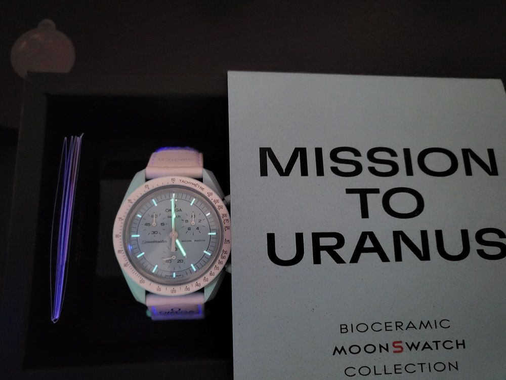 Omega X Swatch MoonSwatch Mission to Uranus NEW + Omega Pins (Neu und ...