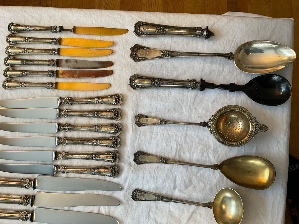 Reichhaltiges Silberbesteck, antik, Punze Jezler, 800 Silber (Gebraucht) in Bern für CHF 1100 ...