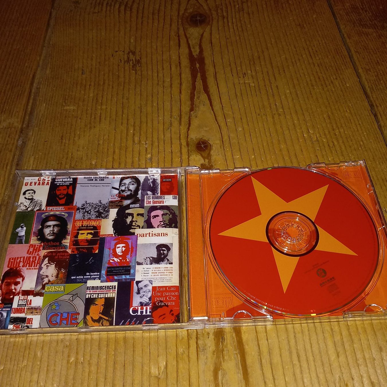 Che Guevara - ¡ EL CHE VIVE ! (Gebraucht) in Ganterschwil für CHF 4 ...