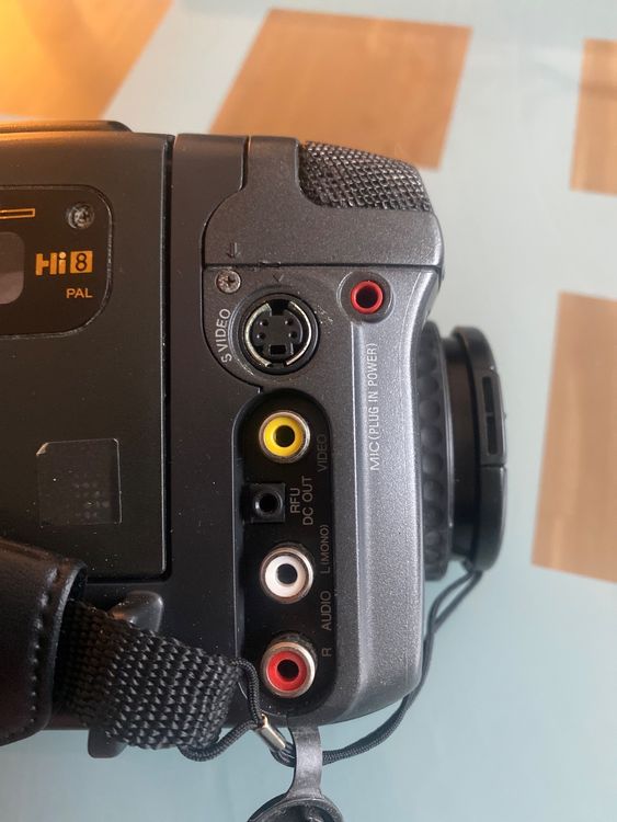 Sony Video Camera Recorder Hi8 CCD-TR2000E | Kaufen auf Ricardo