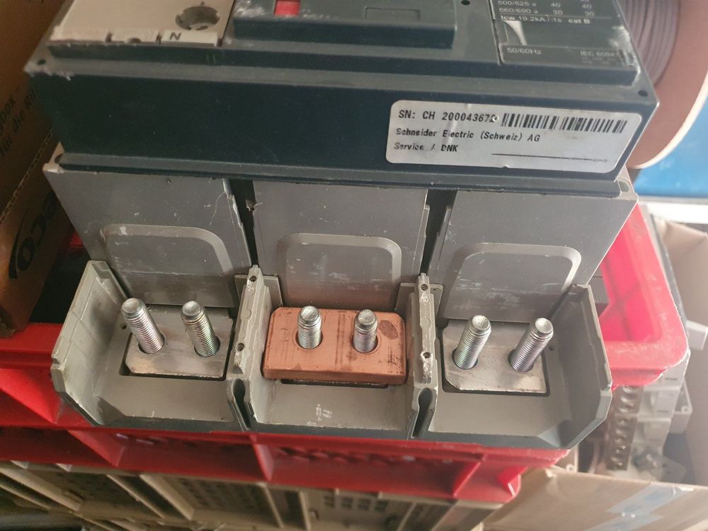 Schneider Electric Compact NS630b N Leistungsschalter (Gebraucht) in ...