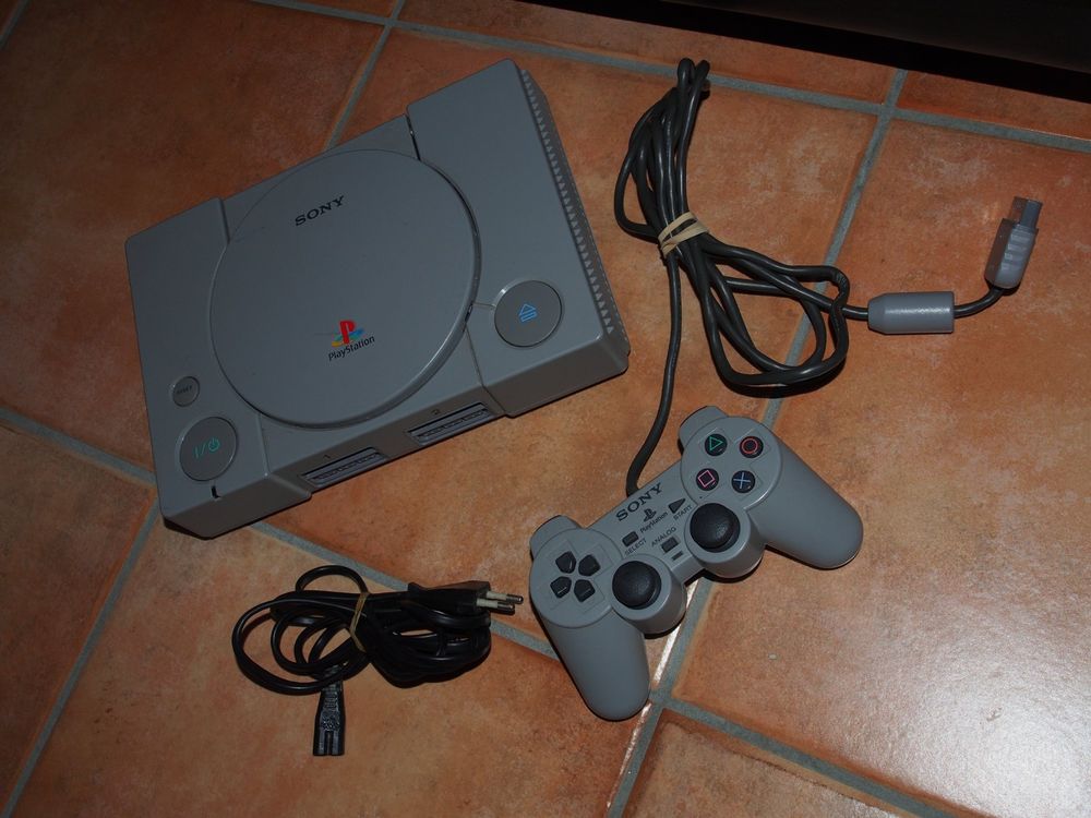 Sony playstation PS1 SCPH-9002, N1158 et tarzan (Gebraucht) in Ovronnaz ...