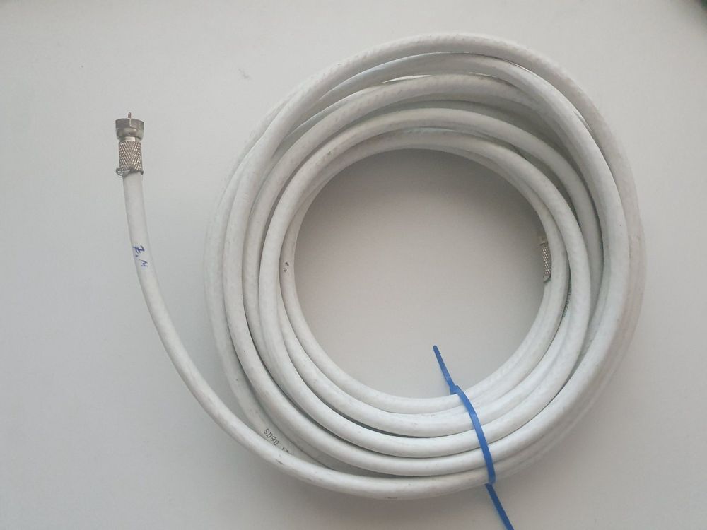 Sat- bzw. Antennen-Kabel geschirmt; 90dB, mit SAT Stecker 7m (Gebraucht ...