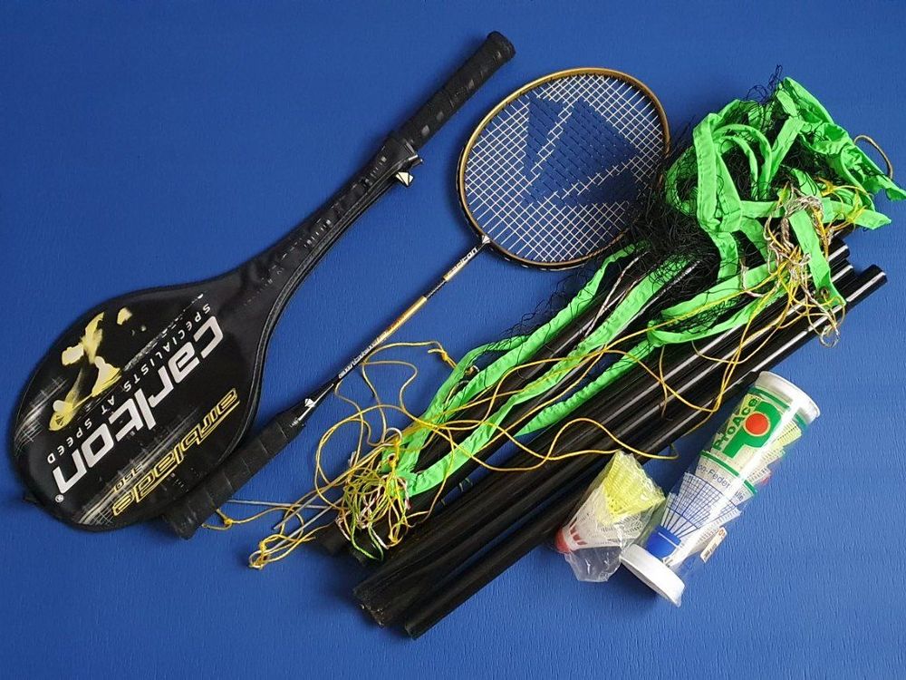 Badminton-Set / Federball-Set mit 9 Federbällen und 1 Netz (Gebraucht ...