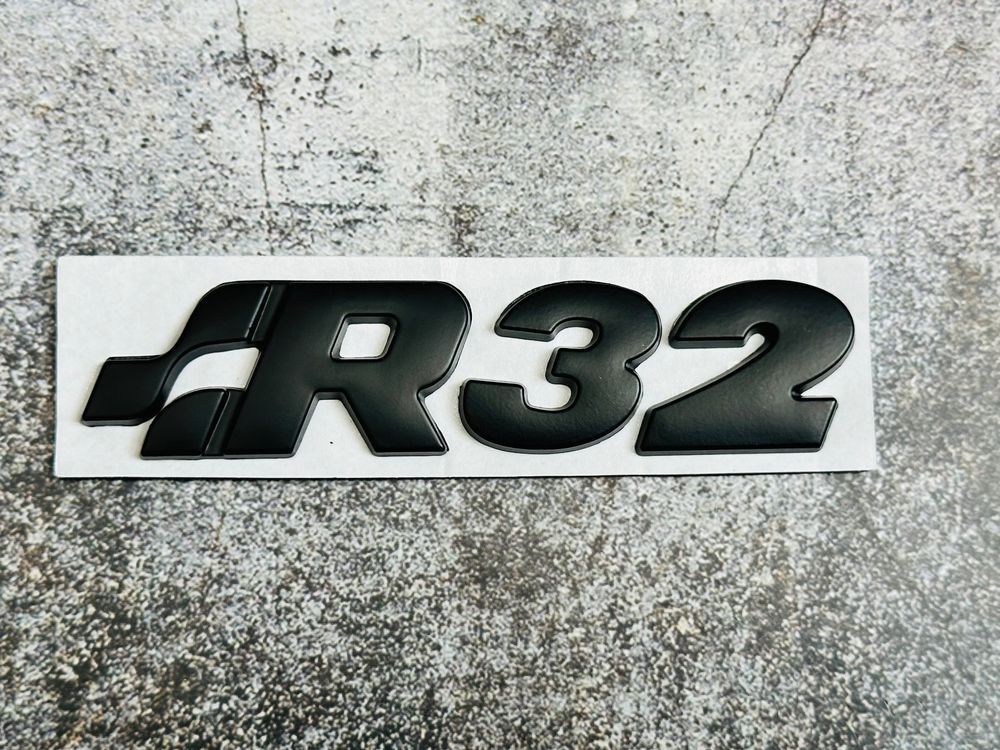 VW R32 Emblem Schriftzug Logo aus Metall NEU in Schwarzmatt (Neu und ...