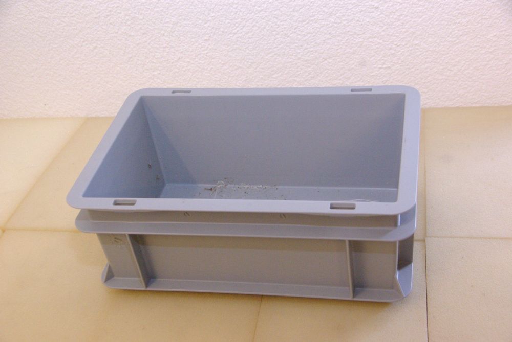 RAKO Box von Georg Utz, grau (Gebraucht) in Herisau für CHF 2 – mit ...