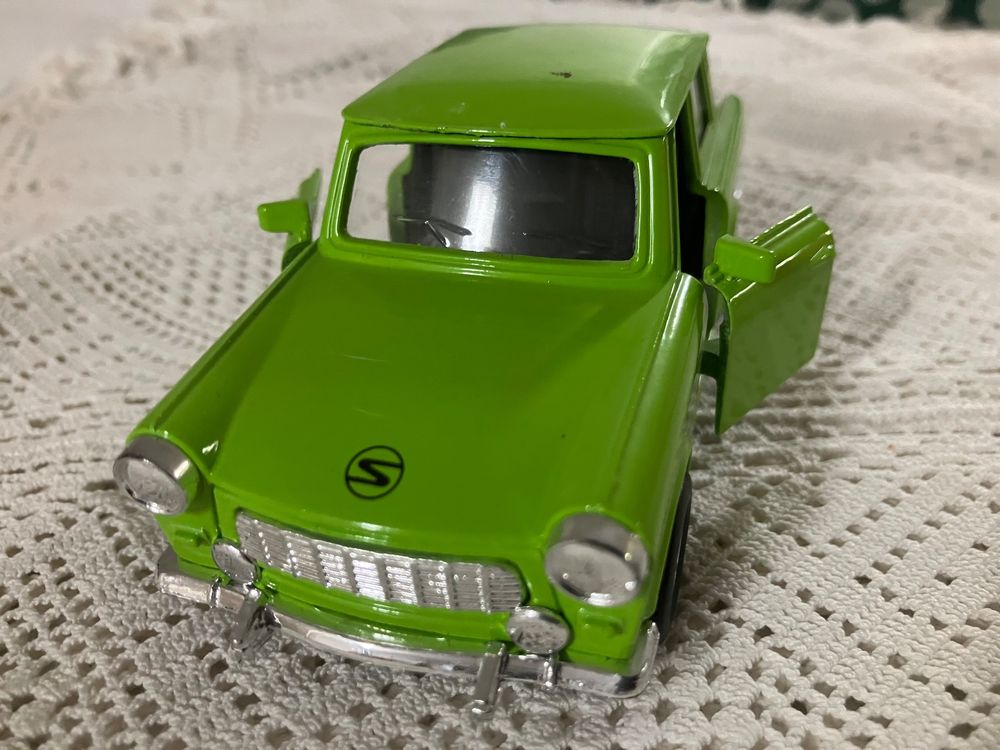 Trabi grünes Trabant Auto Türen lassen sich öffnen (Gebraucht) in ...