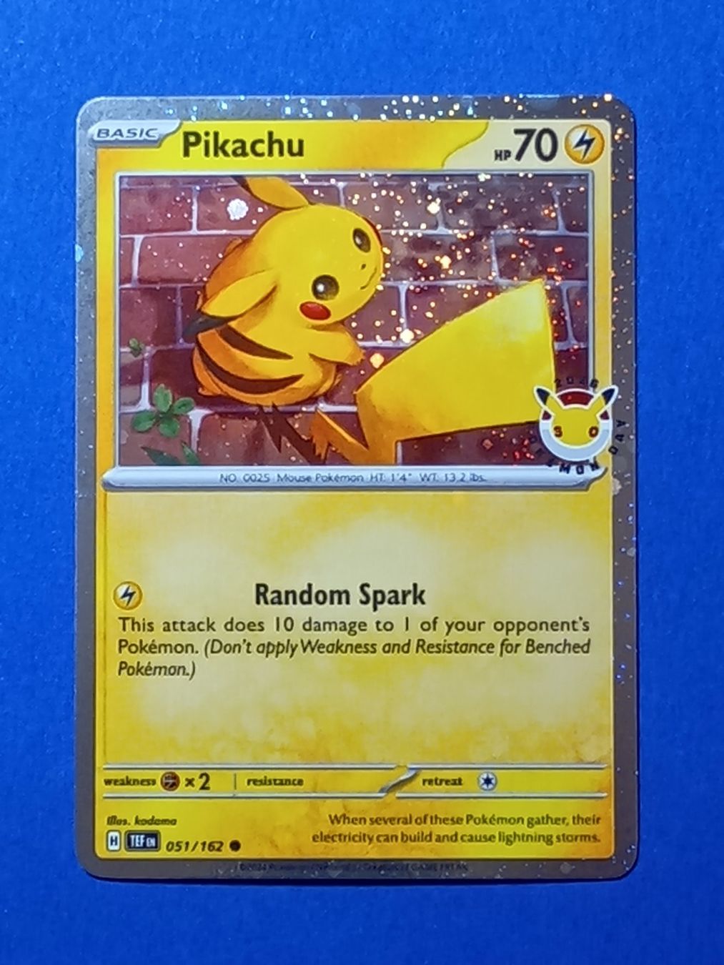 Pikachu Pokemon Day 2026 Promo 051 🇬🇧 inkl. 2 Coins 🔥🙌 (Neu und ...