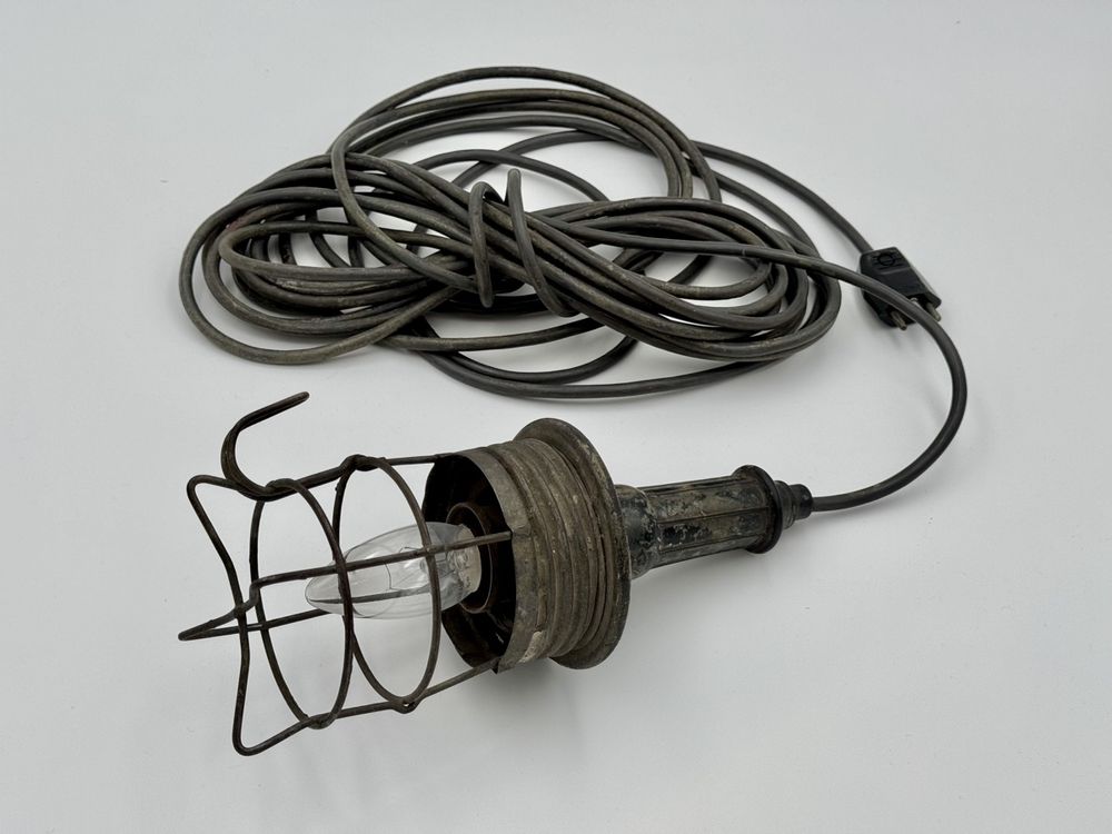 Alte Handleuchte (Gebraucht) in Siebnen für CHF 19 – mit Lieferung auf Ricardo kaufen