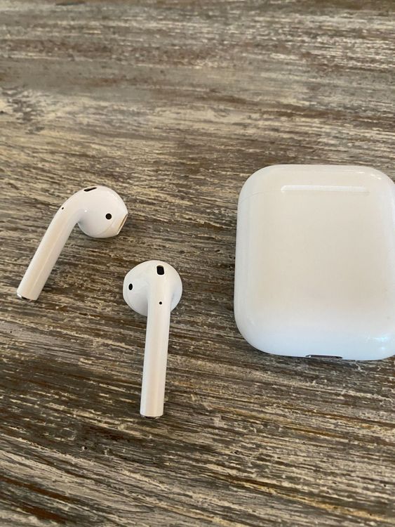 Apple AirPods 1. Gen | Kaufen auf Ricardo