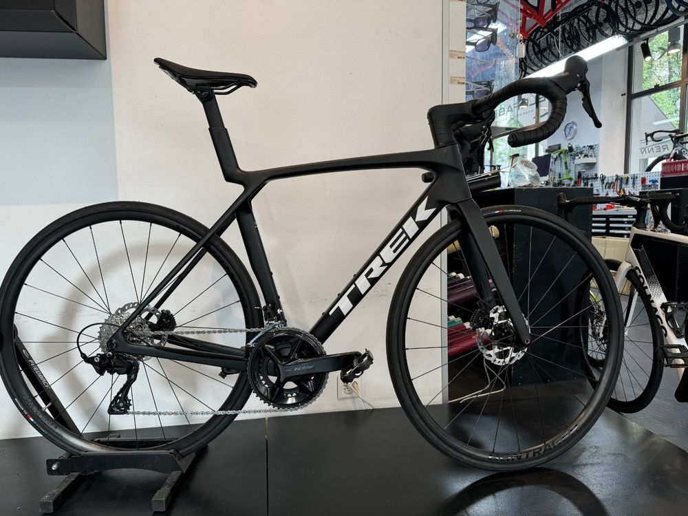 TREK Madone SL 5 Gen 8, Grösse M (Neu und originalverpackt) in Zürich für CHF 2999 – mit ...