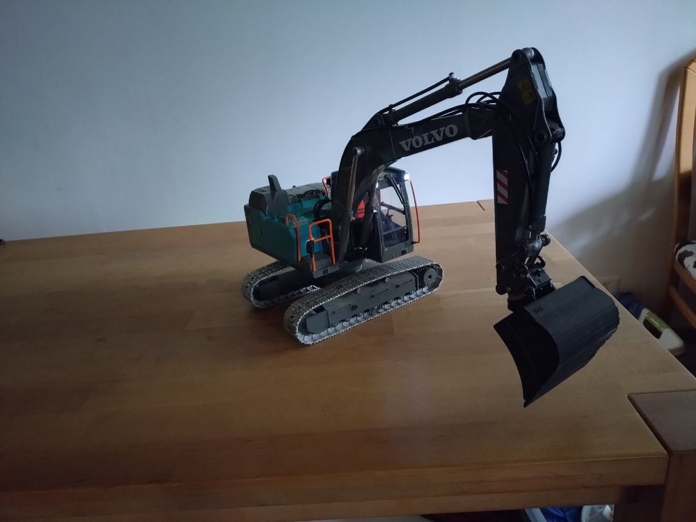Volvo Bagger ec 160 e von fm modellbaub | Kaufen auf Ricardo