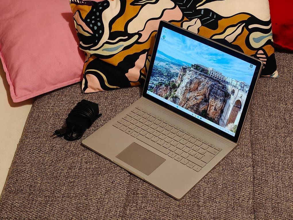 Surface Book 3 Laptop / Tablet (i5 + 8GB + 256GB) Top Akku (Gebraucht ...