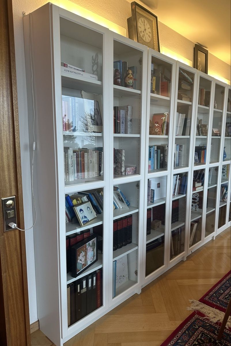 Fabelhafte Ikea Bücherregal Mit Glastüren Ebenbild