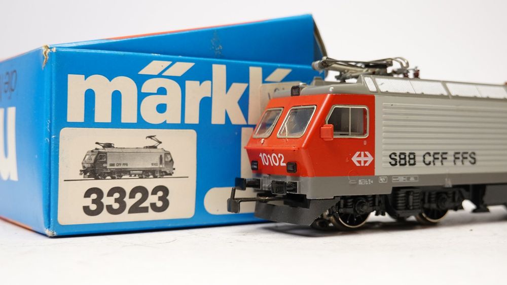 e13 Märklin 3323 SBB Re 4/4 IV 10102 (Gebraucht) in Thun für CHF 49 ...