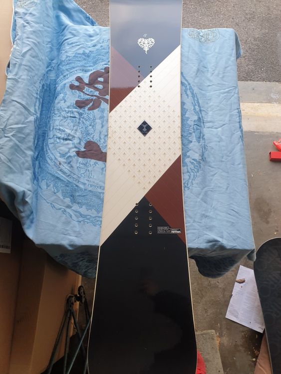 Planche de snowboard Nitro Black Widow series 147 cm (Neu (gemäss ...
