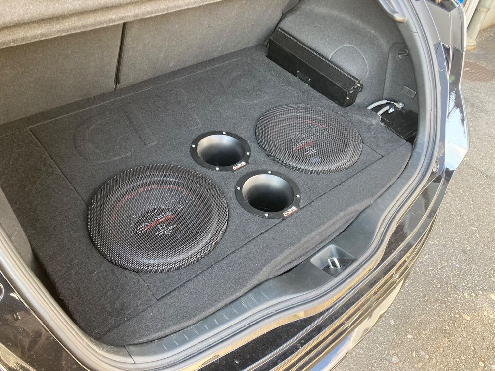 Honda Civic FN2 Subwoofer Leergehäuse | Kaufen auf Ricardo