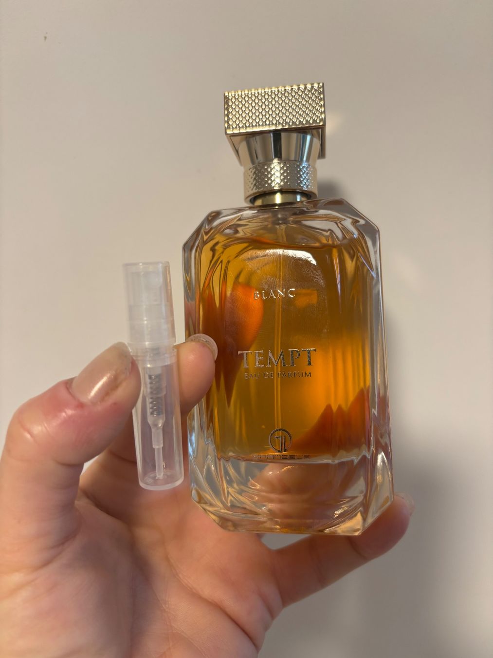 Grandeur Tempt Blanc (Kayali Vanilla28) EDP 2ML (Gebraucht) in Zürich ...