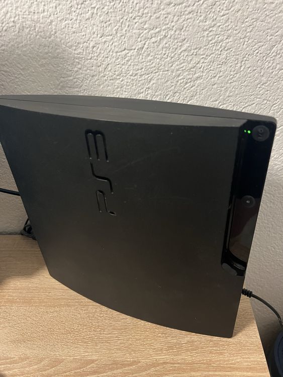 Sony Playstation 3 PS3 with 2 Controllers, Used | Kaufen auf Ricardo