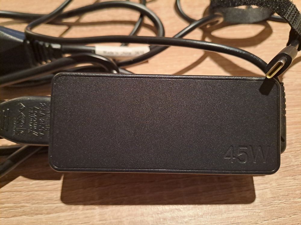 LENOVO Original AC Adapter/Netzteil 45W (Neu (gemäss Beschreibung)) in ... LENOVO Original AC Adapter/Netzteil 45W (Neu (gemäss Beschreibung)) in ...