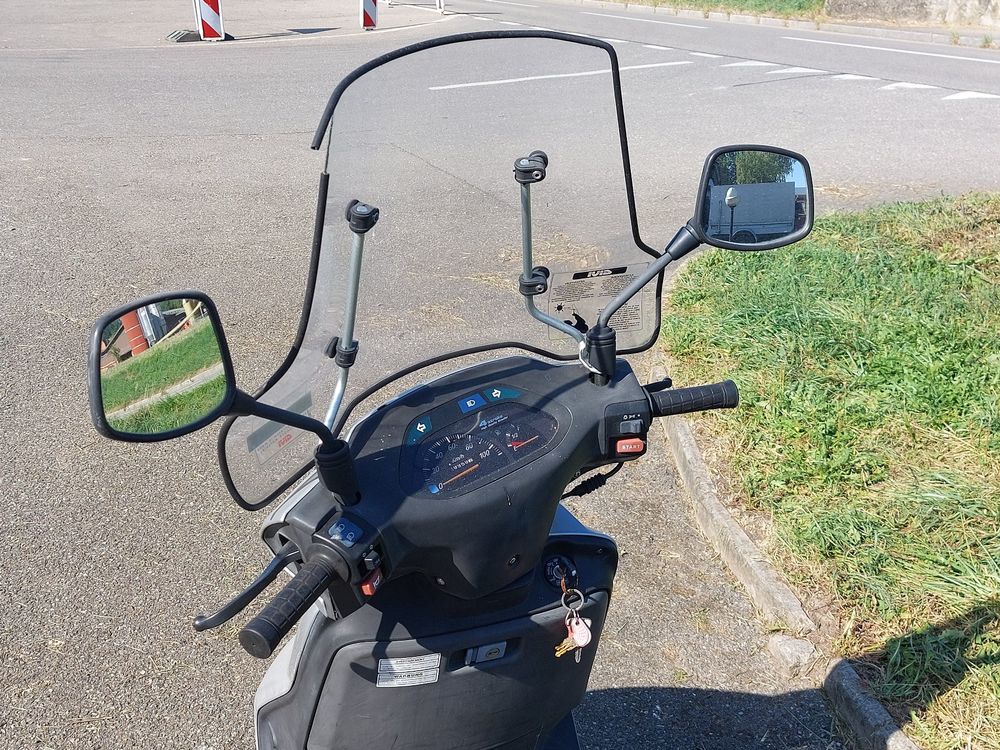 Yamaha XC 125 T 125 ccm 4 T 4LA Roller Scooter (Defekt) in Schleitheim ...