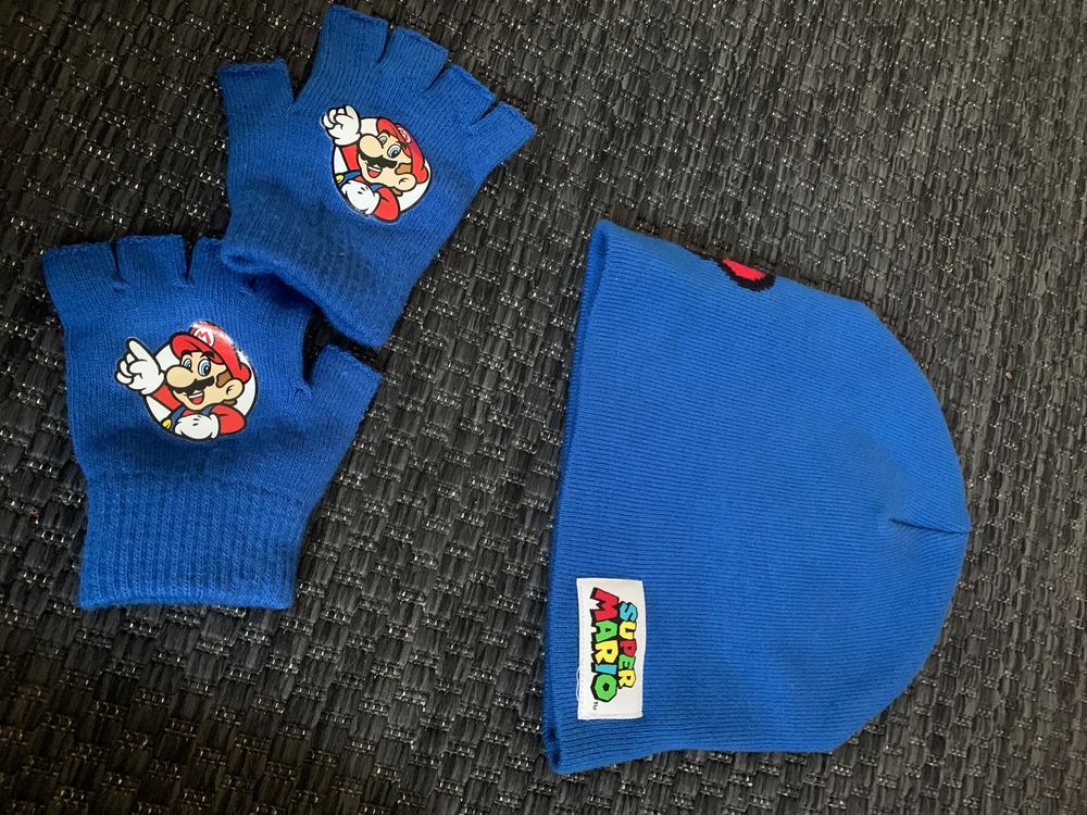 Super Mario mütze und handschuhe (Gebraucht) in Bad Zurzach für CHF 6 ...