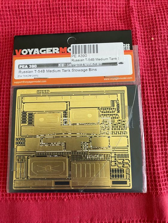 1/35 VOYAGER RUSSIAN T-54B MEDIUM TANK STOWAGE BINS (Neuf avec ...