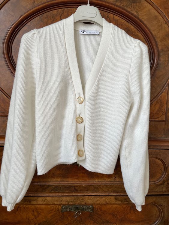 Strickjacke ZARA 36 gross mit neuen Knöpfen (Gebraucht) in Zürich für ...