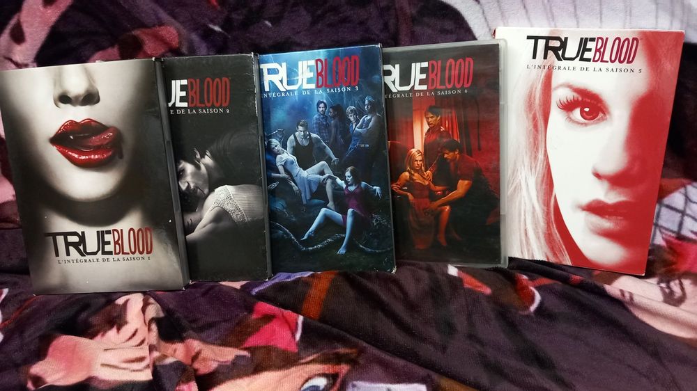 Coffret DVD True Blood Saisons 1-5 | Kaufen auf Ricardo