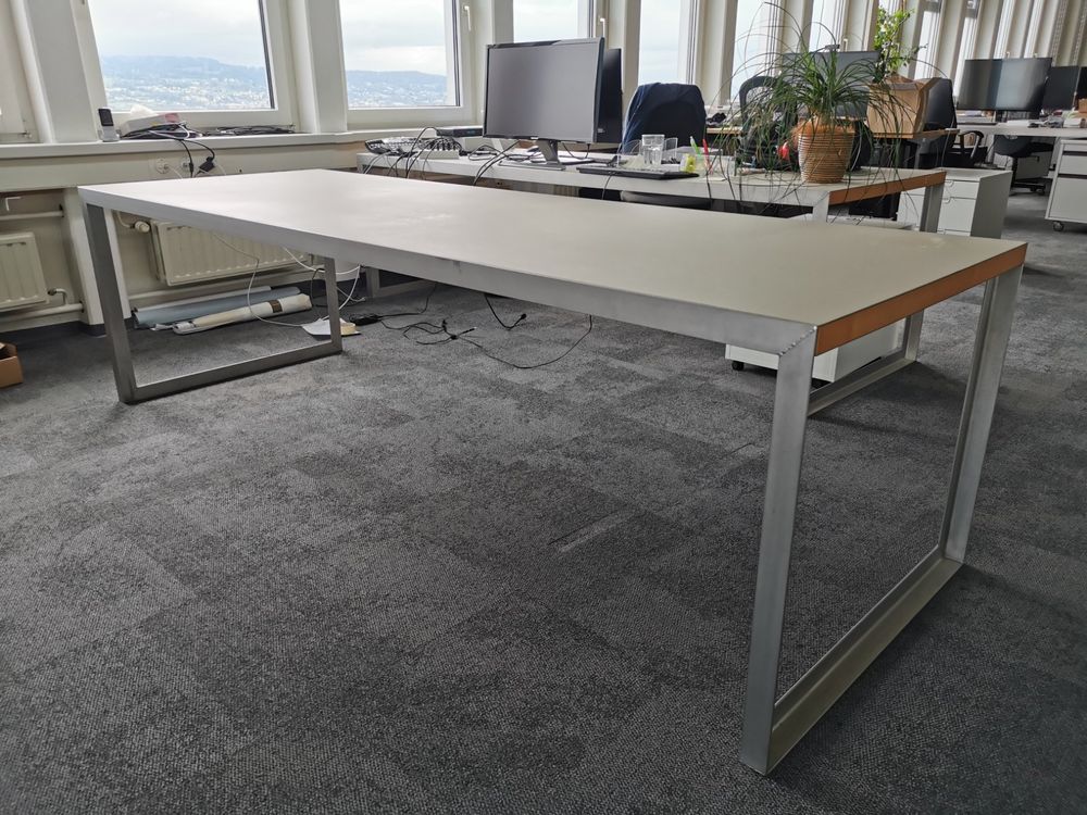 Grosser Bürotisch ab 1 CHF! (Gebraucht) in Au ZH für CHF 1 – nur Abholung auf Ricardo kaufen
