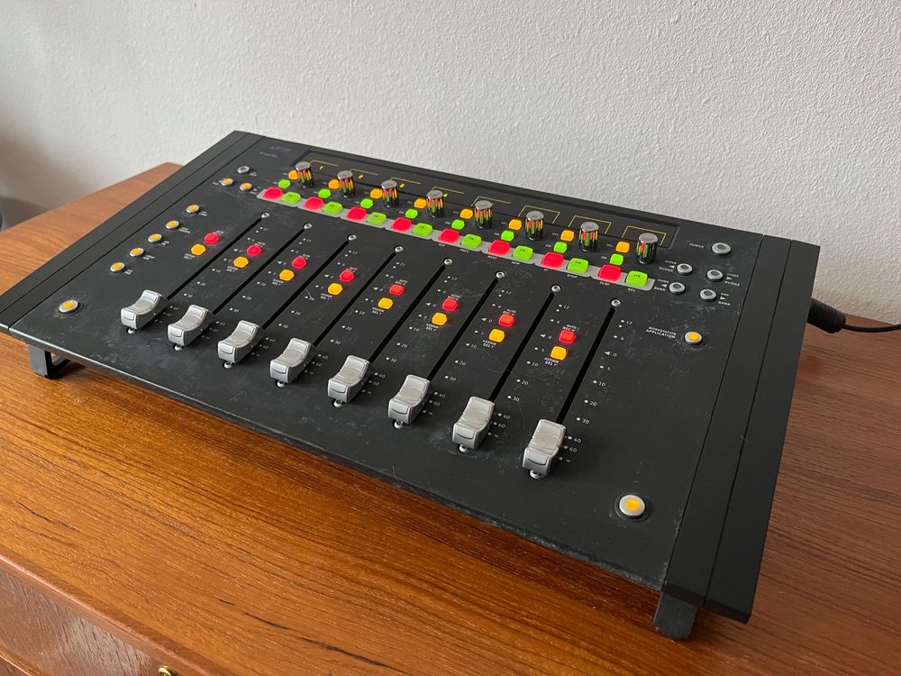 Avid Artist Mix Controller (Gebraucht) in Bern für CHF 100 – mit Lieferung auf Ricardo kaufen