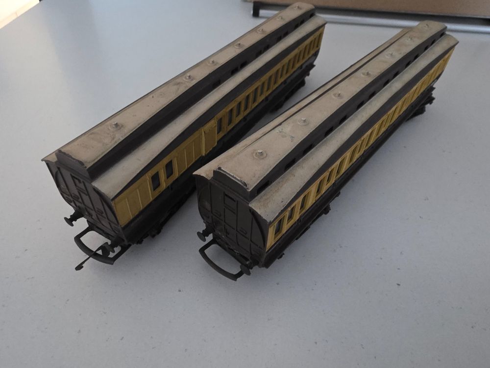 Tri-ang 2 voitures 2316 + 5017 dès 1.-fr (D'occasion) à bassecourt pour ...