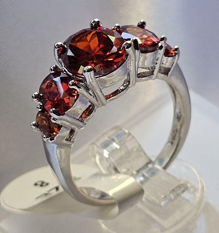 Hochwertiger Ring mit rotem Zirkonia 925 versilbert, Gr. 8 (Neu (gemäss ...