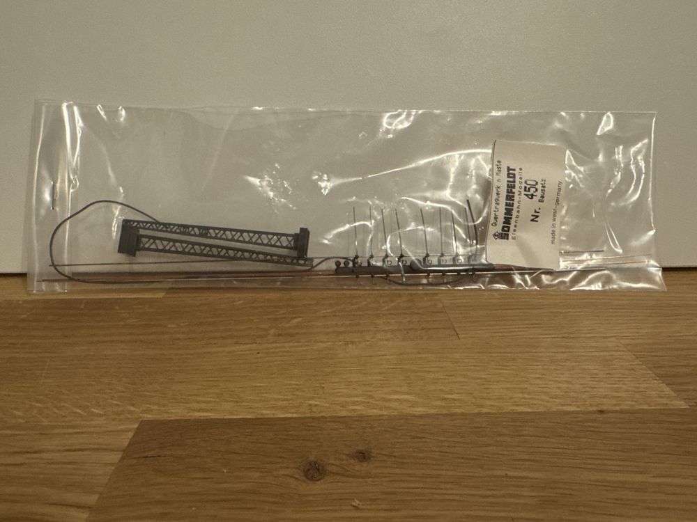 Sommerfeldt 450 Quertragwerk mit Mast Spur N (Neu und originalverpackt) in Schlierbach für CHF ...