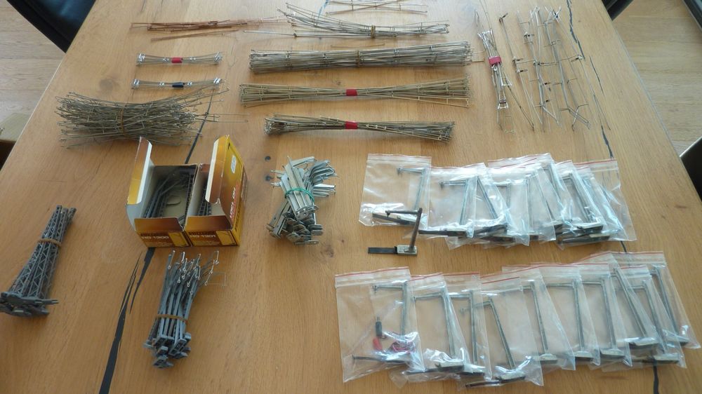 Grosses Lot verschiedener Oberleitungen + Masten (Gebraucht) in ...