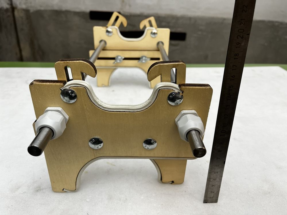 Halterung für den Bau von Modellflugzeugen | Kaufen auf Ricardo