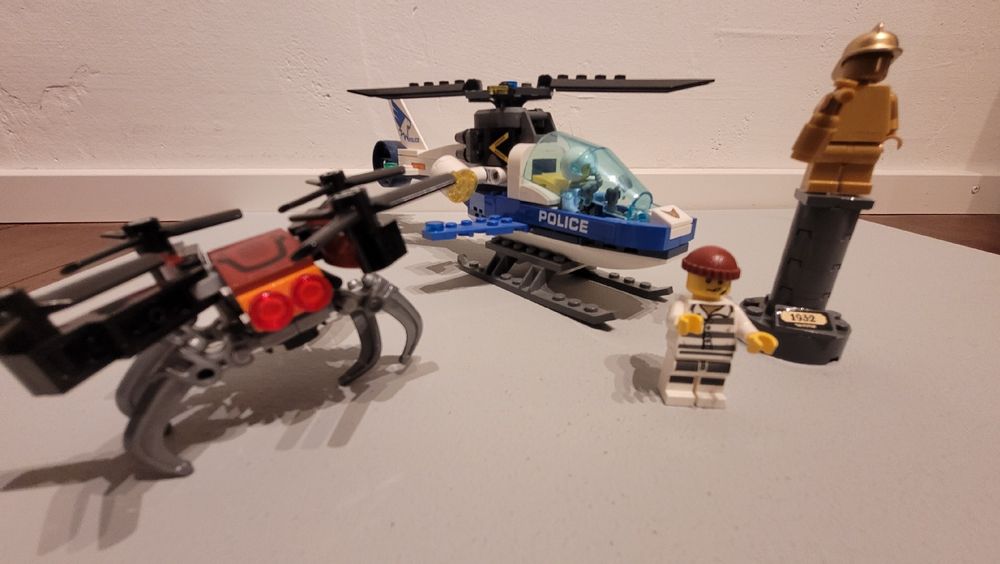 Lego Polizeihubschrauber mit Drohnen Set 60207 (Gebraucht) in Alpnach ...