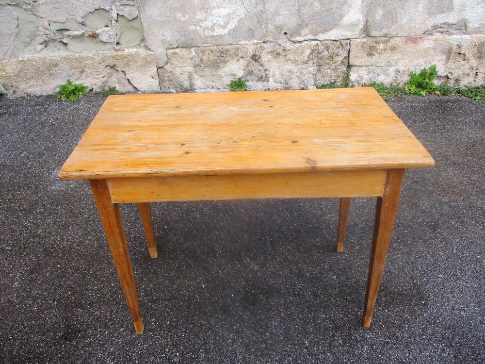 Alter Tisch Holz massiv (Gebraucht) in Marly für CHF 75 – nur Abholung ...
