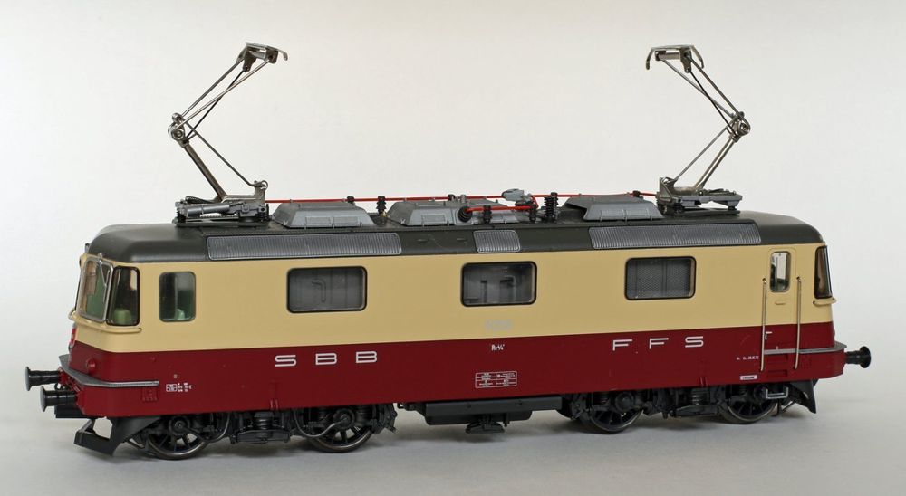 TRIX H0 22148 Re 4/4 II TEE analog | Kaufen auf Ricardo