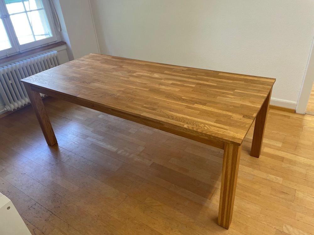 Massiver Holztisch (Gebraucht) in Wilen b. Wollerau für CHF 250 – nur Abholung auf Ricardo kaufen