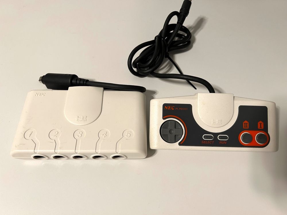 NEC PC Engine Controller und Multitap | Kaufen auf Ricardo