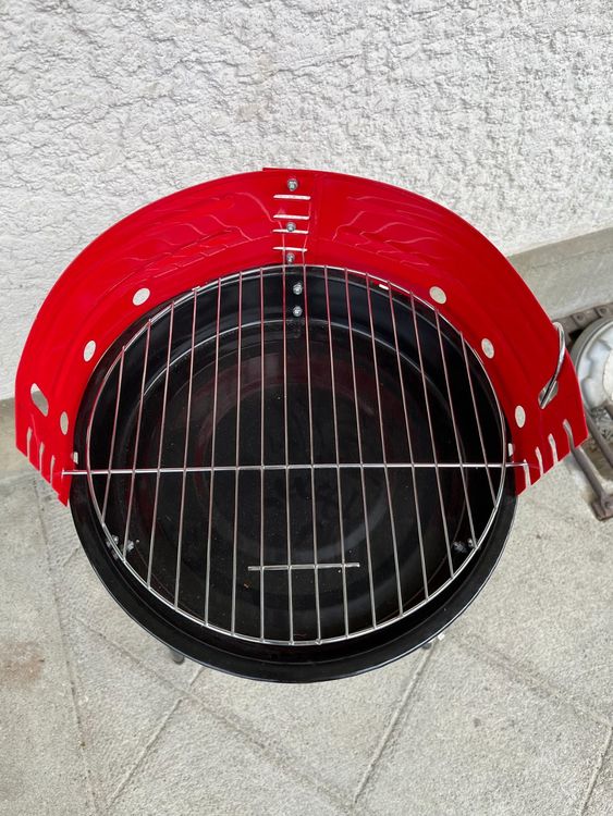 NEU: Kleiner Holzkohlegrill auf drei Beinen - Sehr kompakt (Gebraucht) in Seftigen für CHF 7 ...